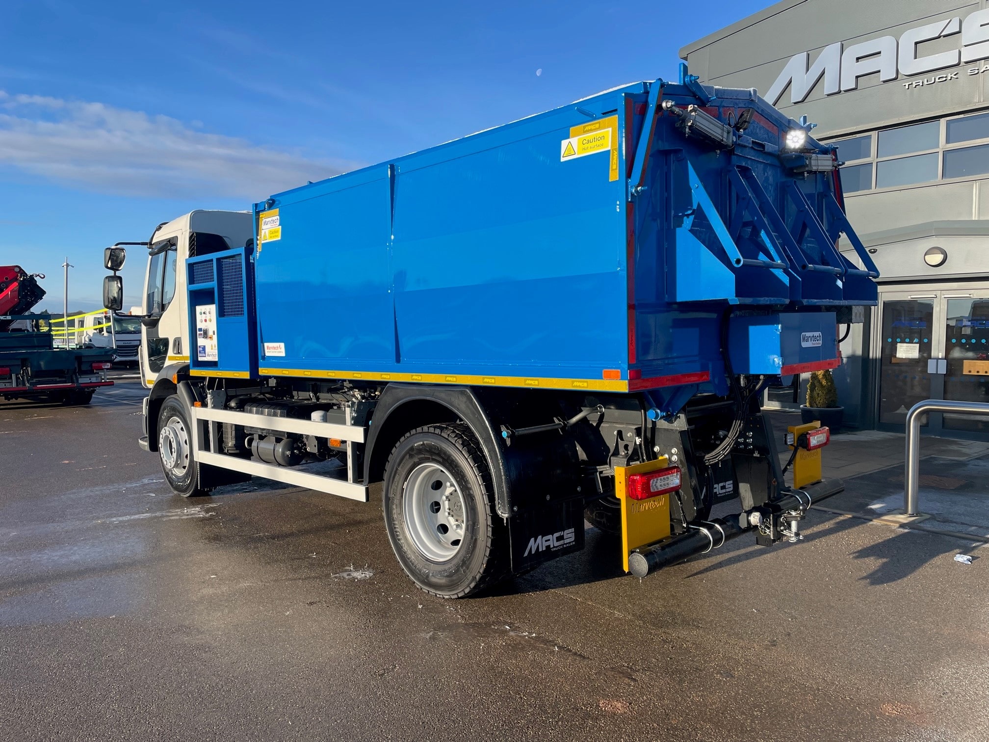 Volvo (2026) 18T Tipping Hotbox
