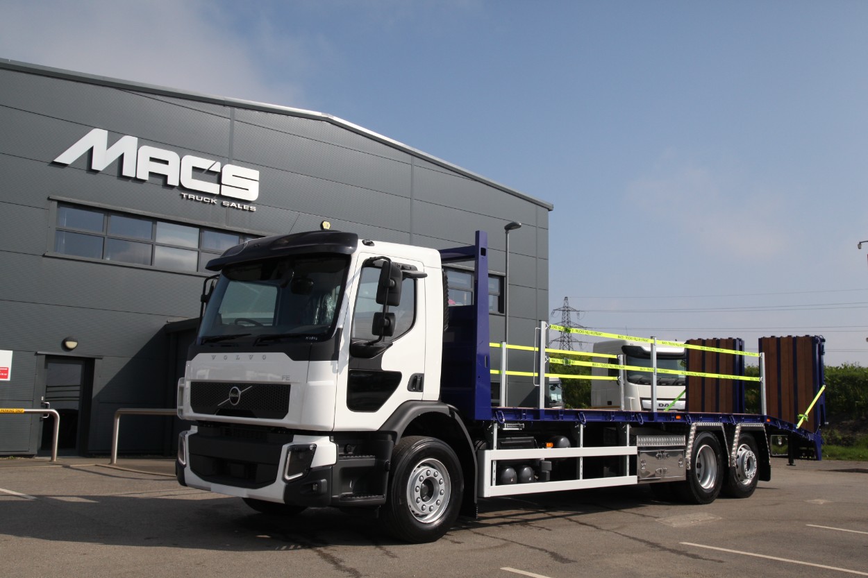 Volvo (2026) FE320 6x2 Beavertail