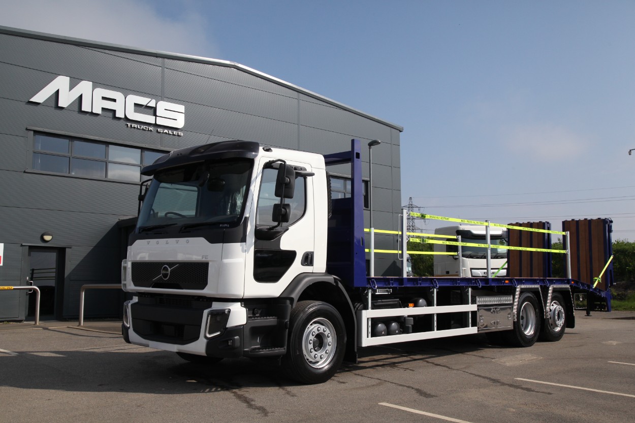 Volvo (2025) FE320 6x2 Beavertail