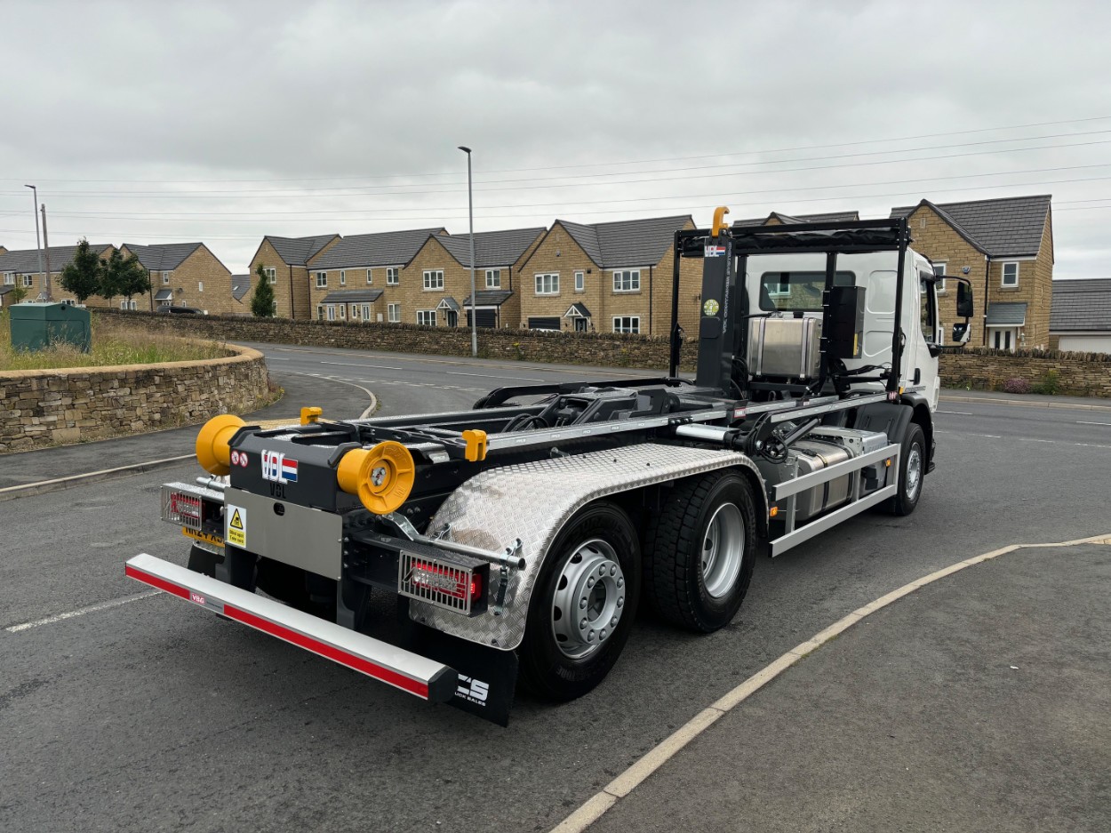 VOLVO (2026) FE320 6x2 HOOKLOADER