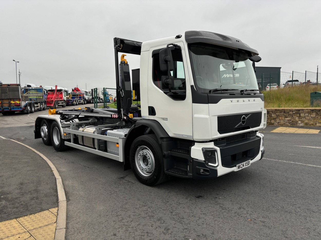 VOLVO (2026) FE320 6x2 HOOKLOADER