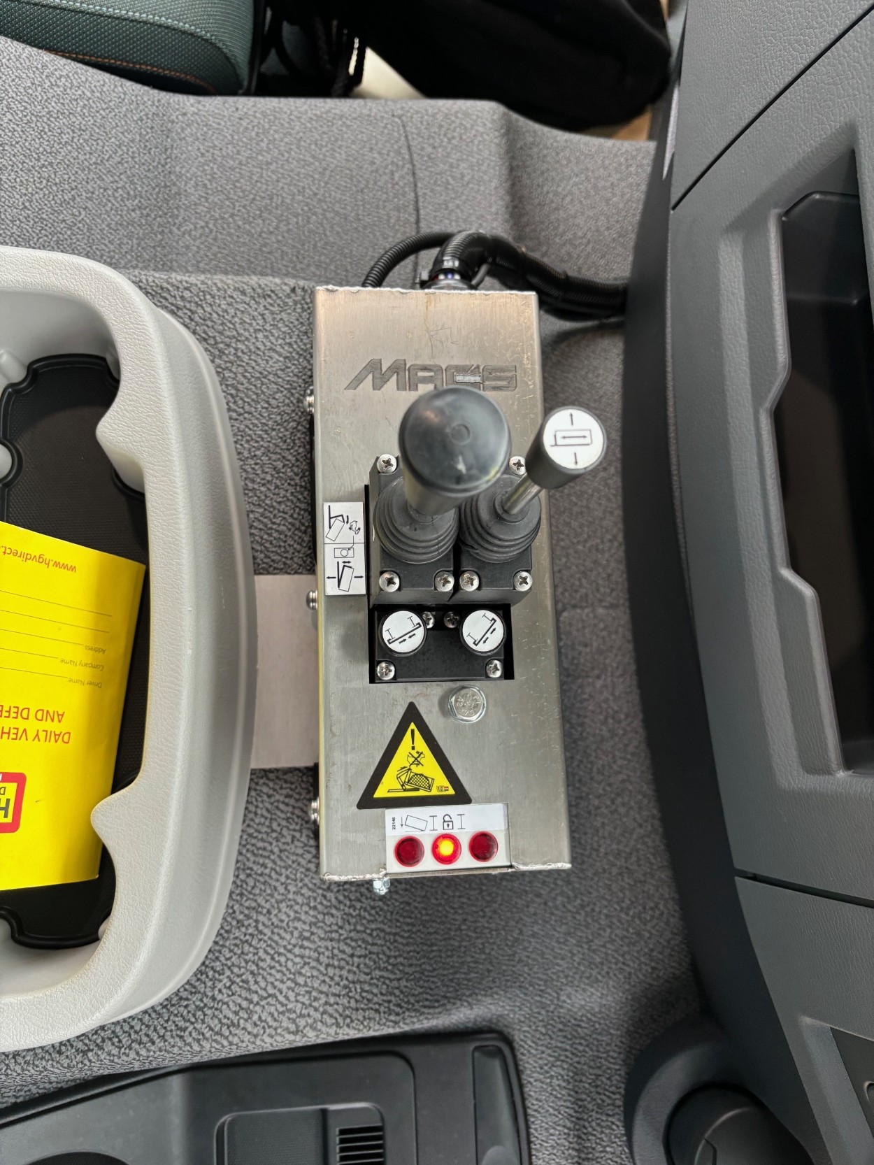 VOLVO (2026) FE320 6x2 HOOKLOADER