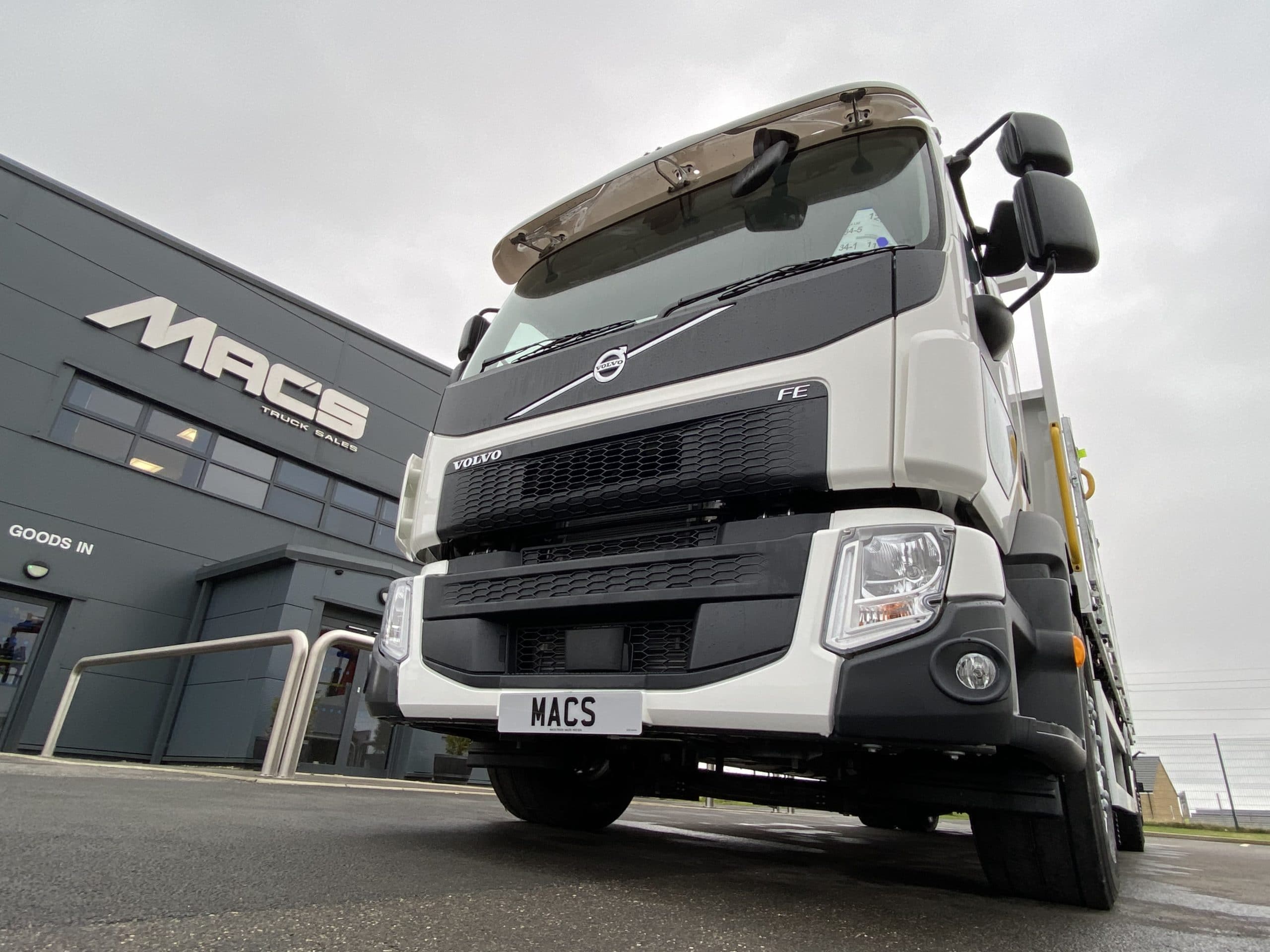 Volvo (2026) FE320 6x2 FASSI 155A2.22 Dropside Body