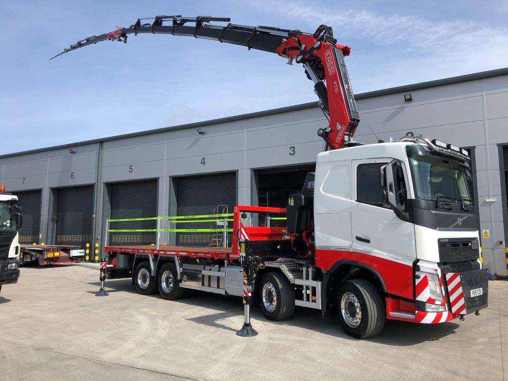 Volvo (2025) FH460 8 x 2 fitted FASSI F710RA.2.27