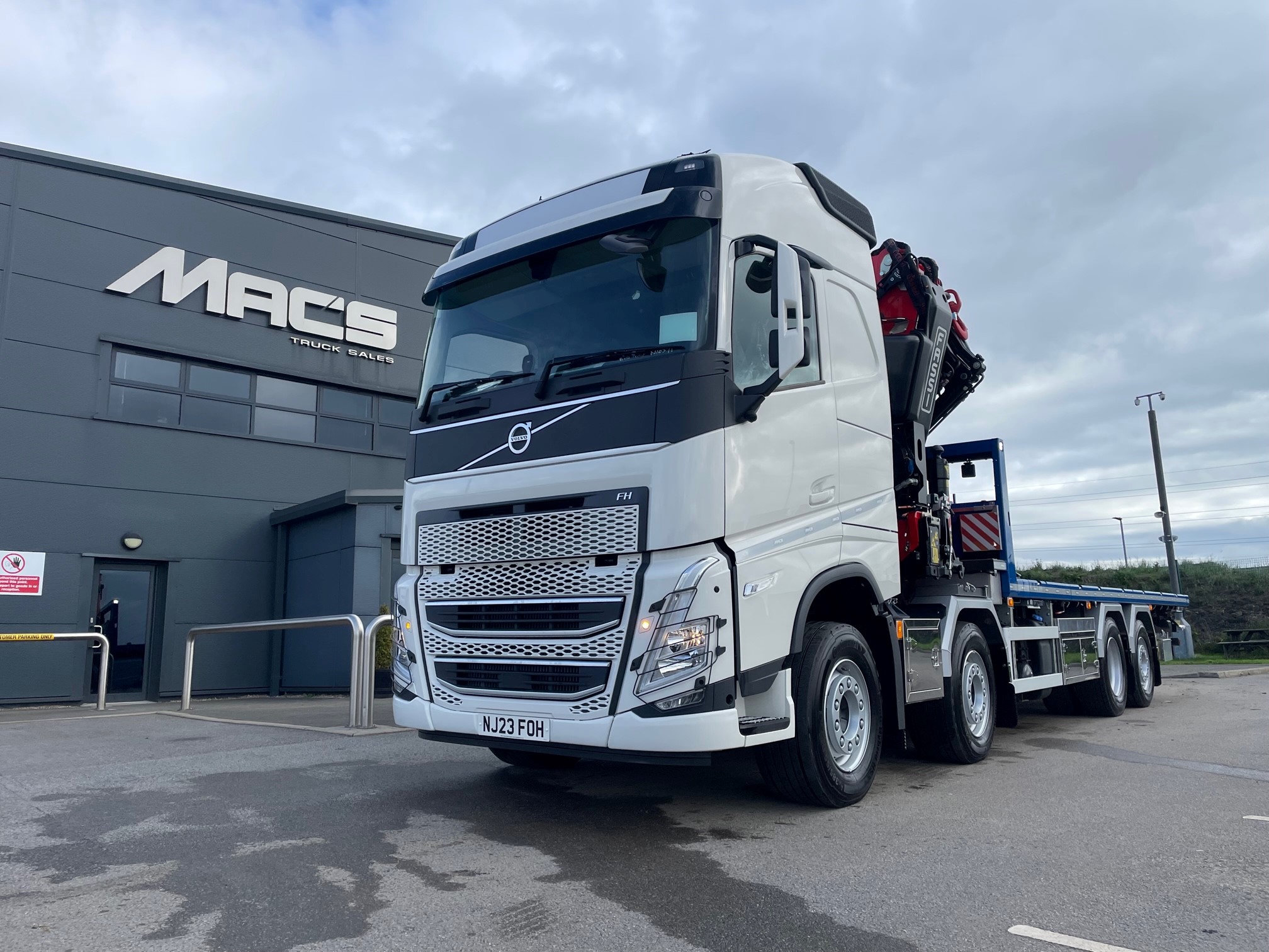 Volvo (2025) FH500 8x2 F660 Flatbed