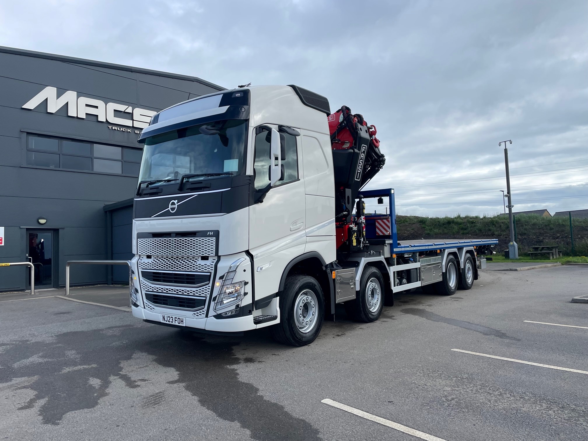 Volvo (2025) FH500 8x2 F660 Flatbed