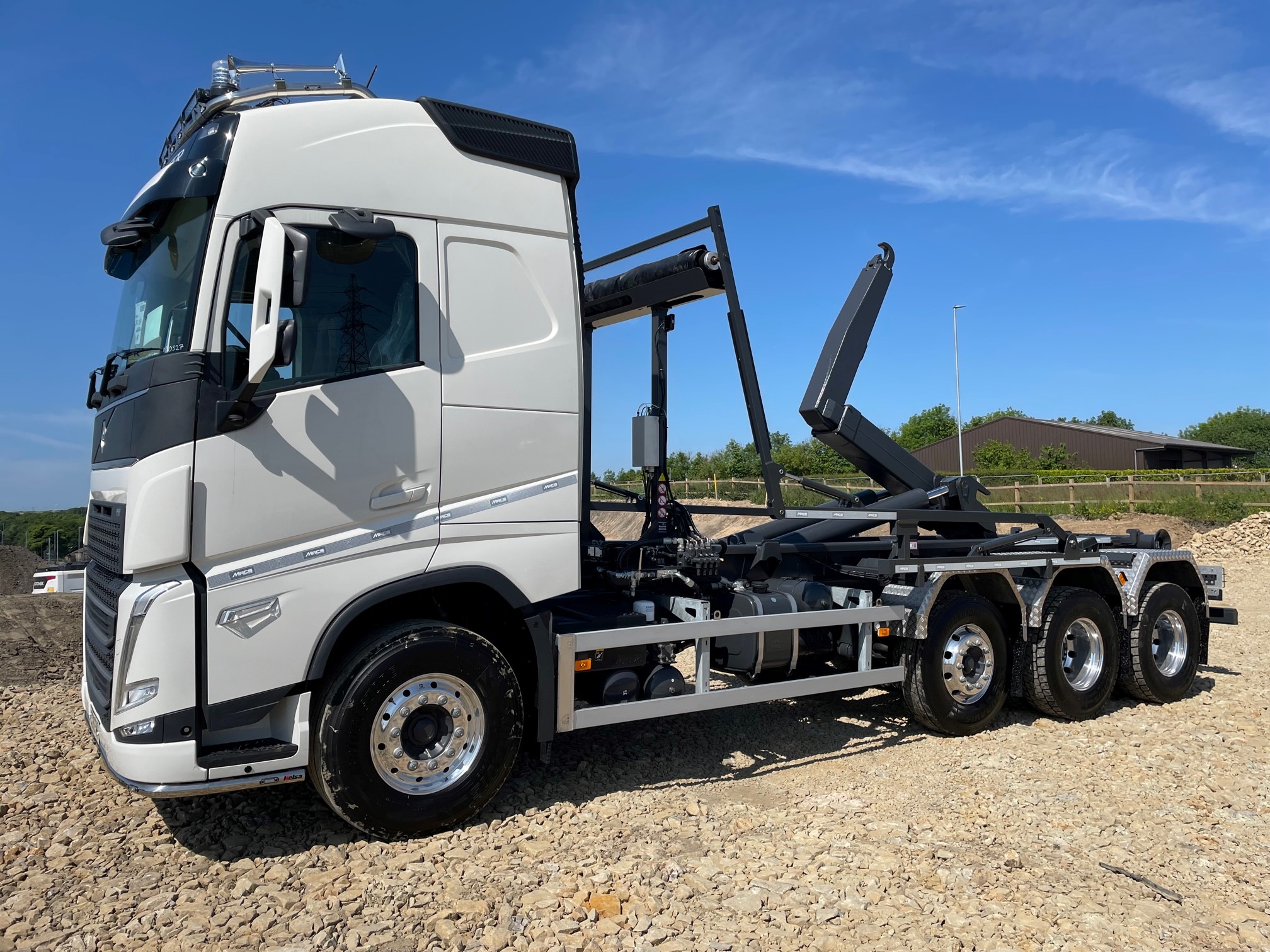 Volvo (2025) FH500 8x4 32T Hook Loader