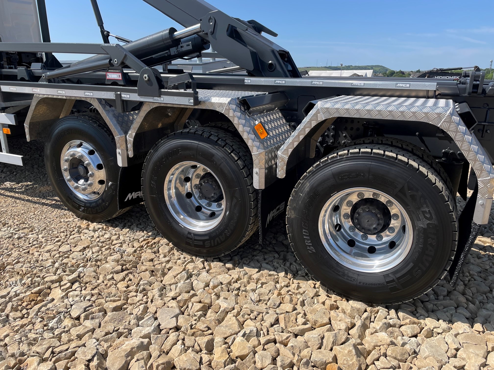 Volvo (2025) FH500 8x4 32T Hook Loader