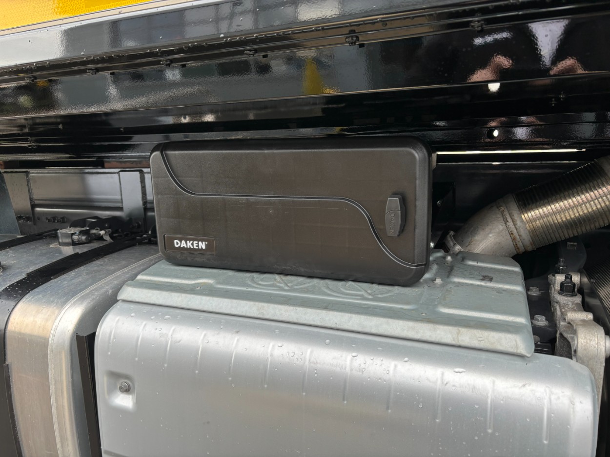 Volvo (2026) FMX 8x4 Insulated Tipper Drawbar