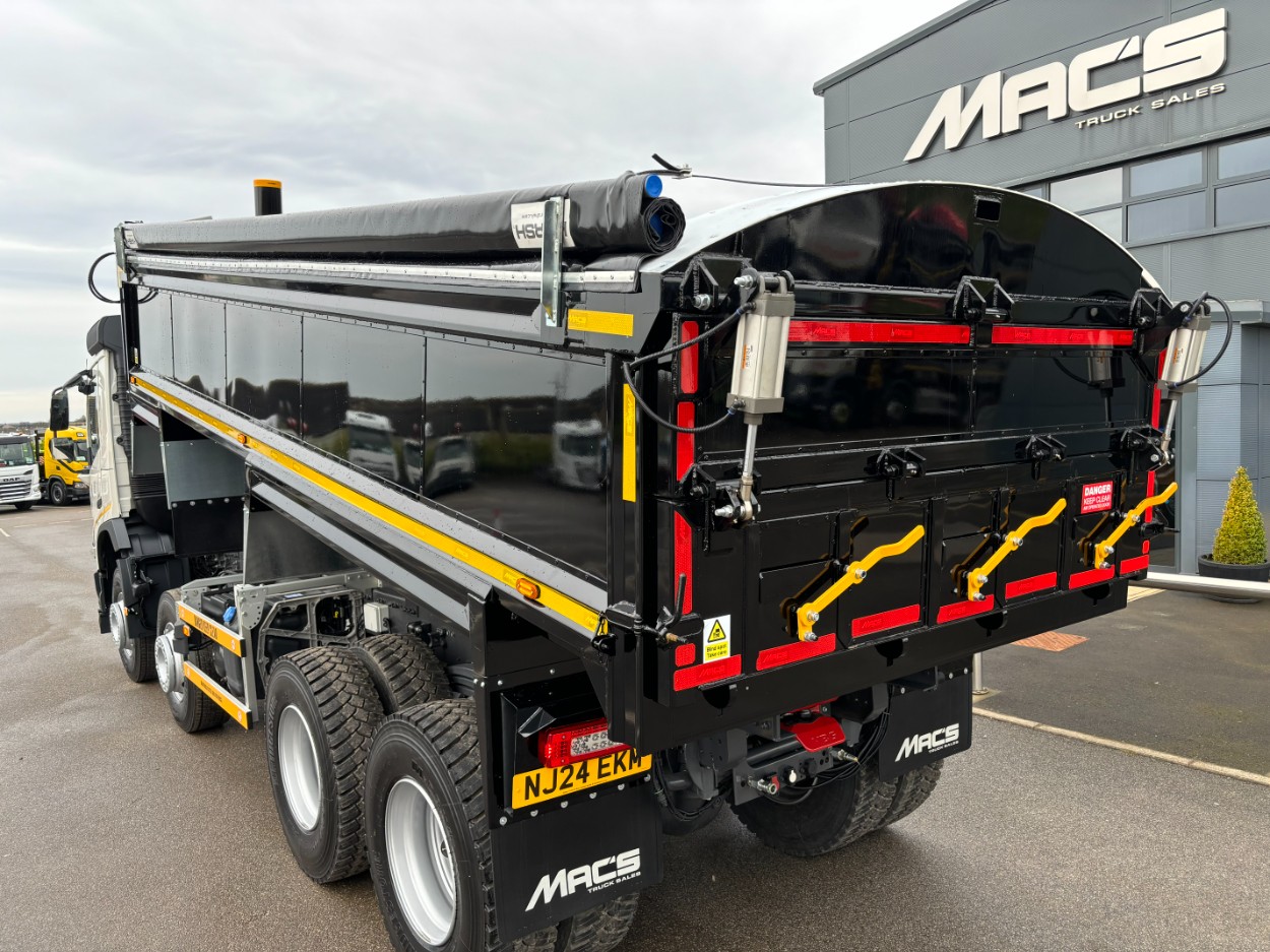 Volvo (2026) FMX 8x4 Insulated Tipper Drawbar