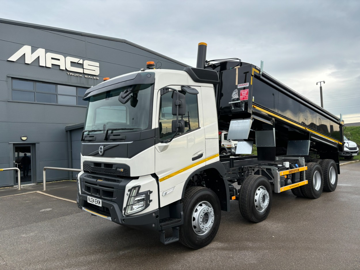 Volvo (2026) FMX 8x4 Insulated Tipper Drawbar