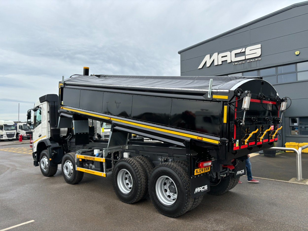Volvo (2026) FMX 8x4 Insulated Tipper Drawbar
