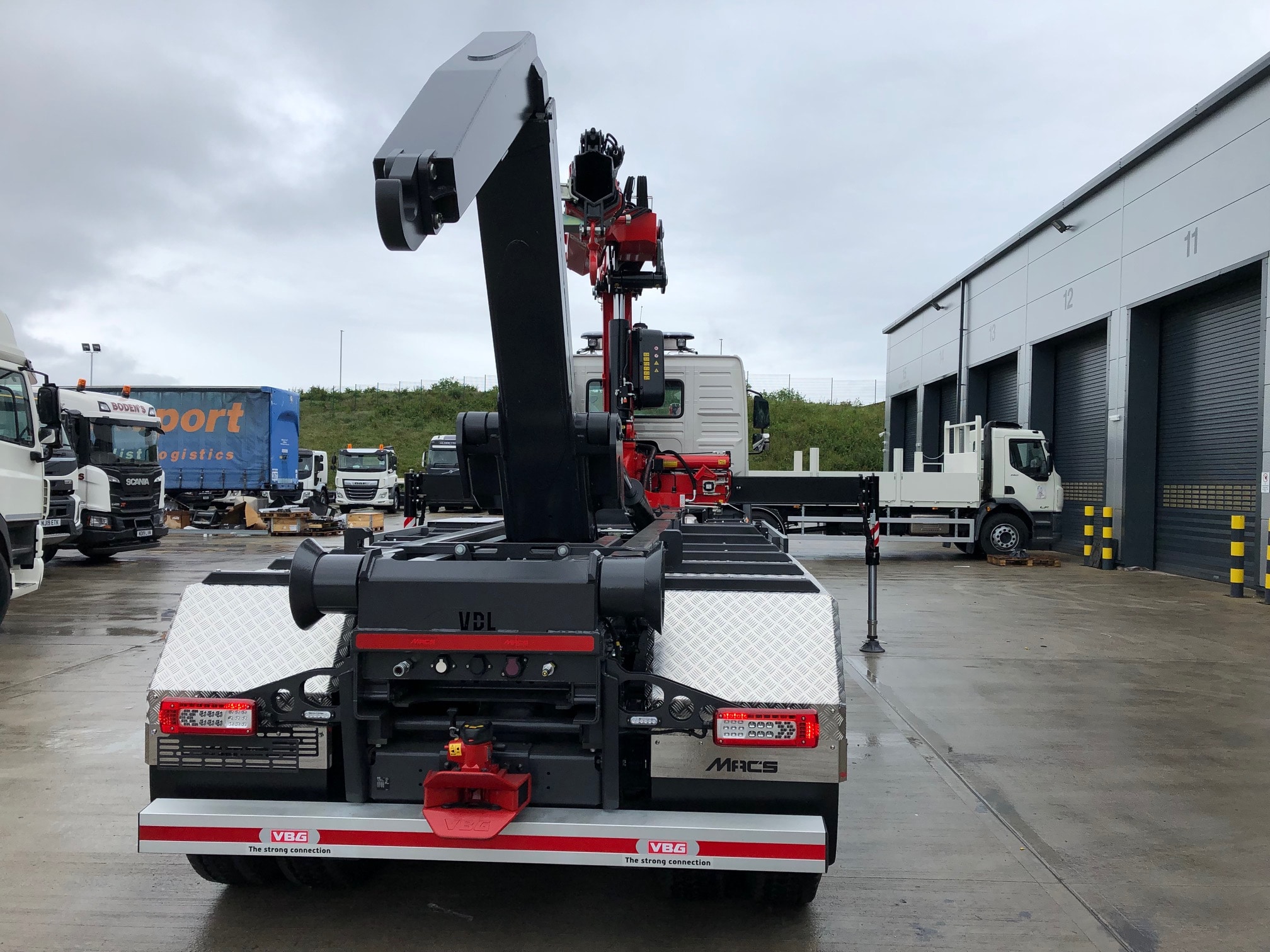 Volvo (2025) FMX500 8 x 4 FASSI F305A2.22 Crane & 21 Ton VDL Hook ...