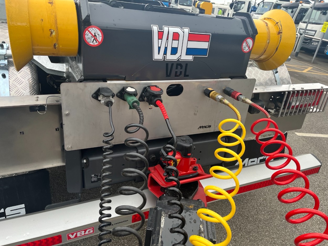 VOLVO (2026) FMX500 8x2 Hookloader with Muldoon Trailer