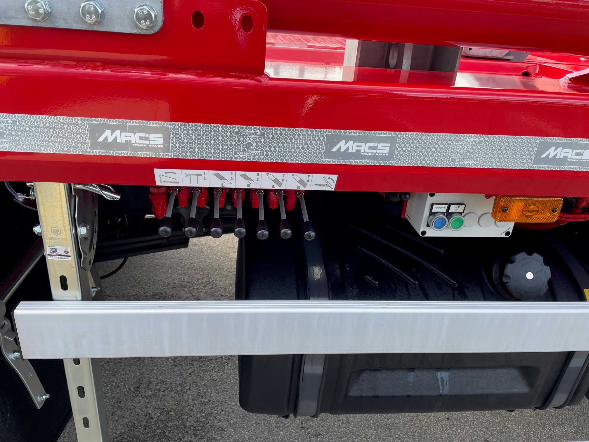 Volvo (2025)18T VDL SKIPLOADER