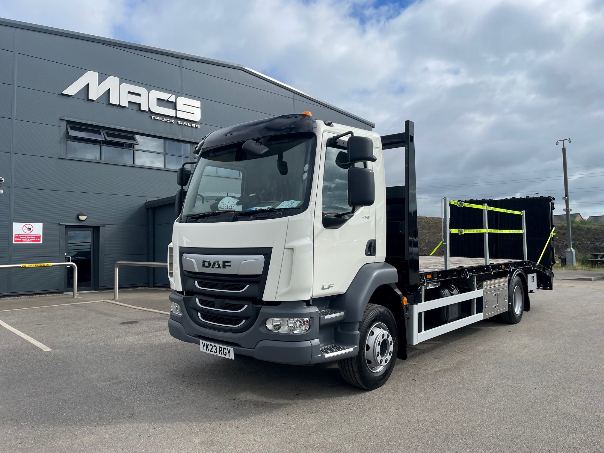 DAF (2026) LF210 14/16T Beavertail