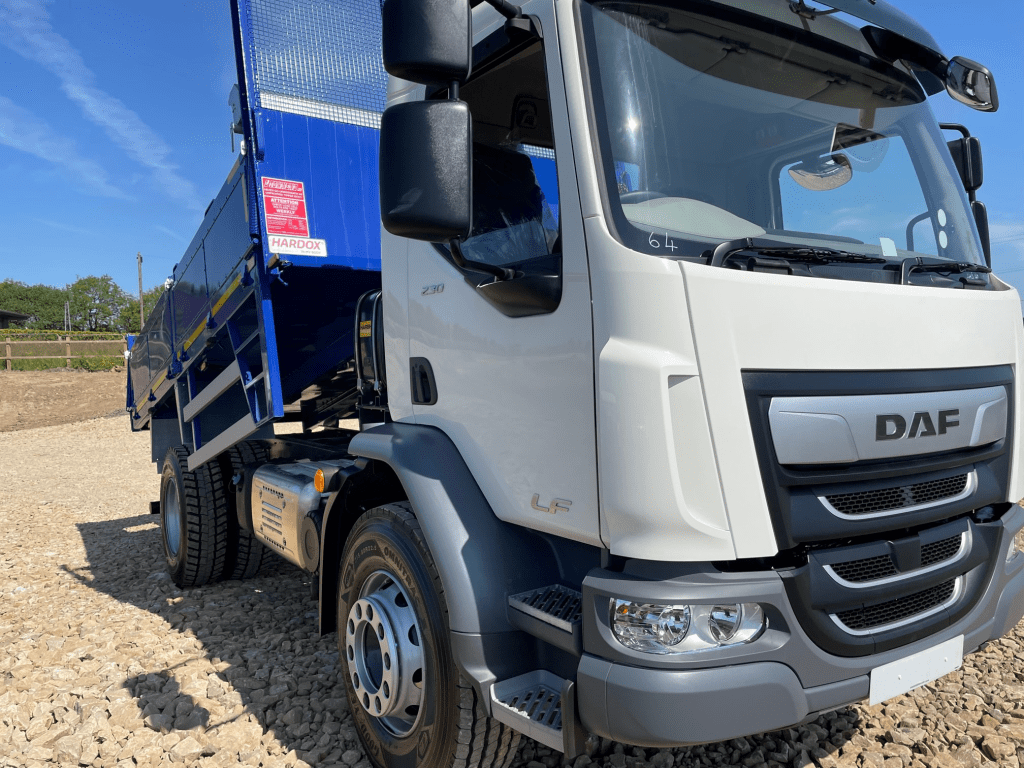 DAF (2025) XB260/290 18T Tippers