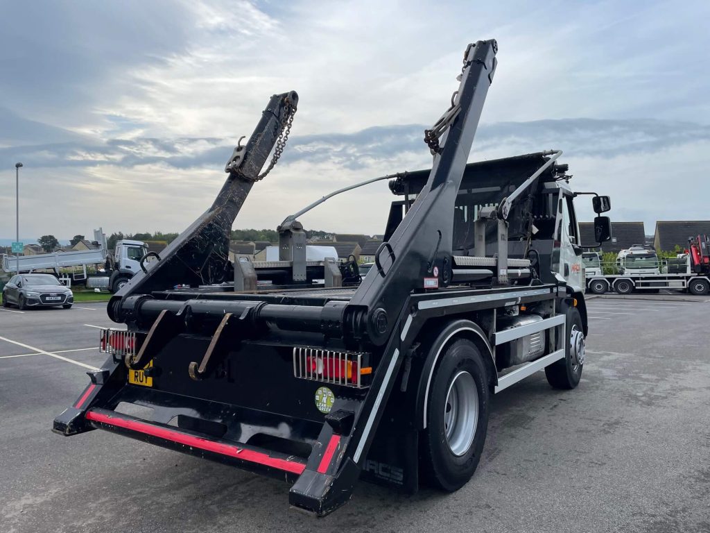 Iveco (2025) 180 4x2 7.2T VDL Skip Loader