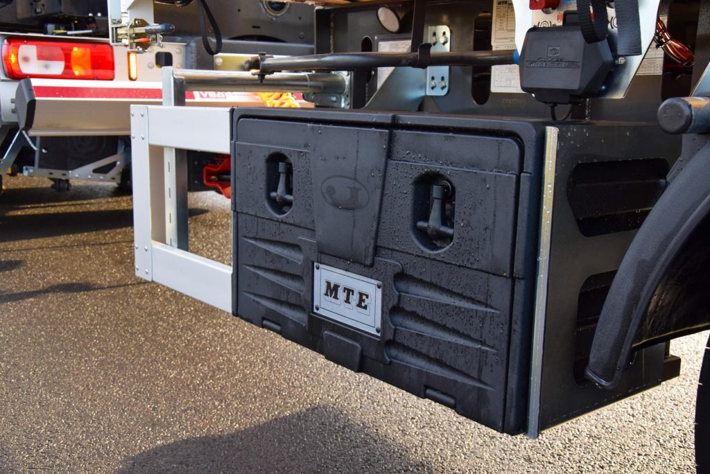 Crane & HIAB trucks for Sale | Mac's Truck Sales