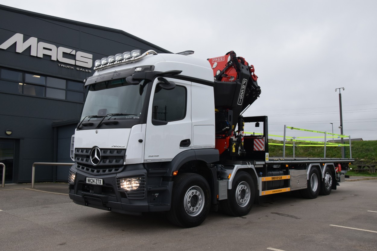 Mercedes (2025) 8x2 F660 Flatbed