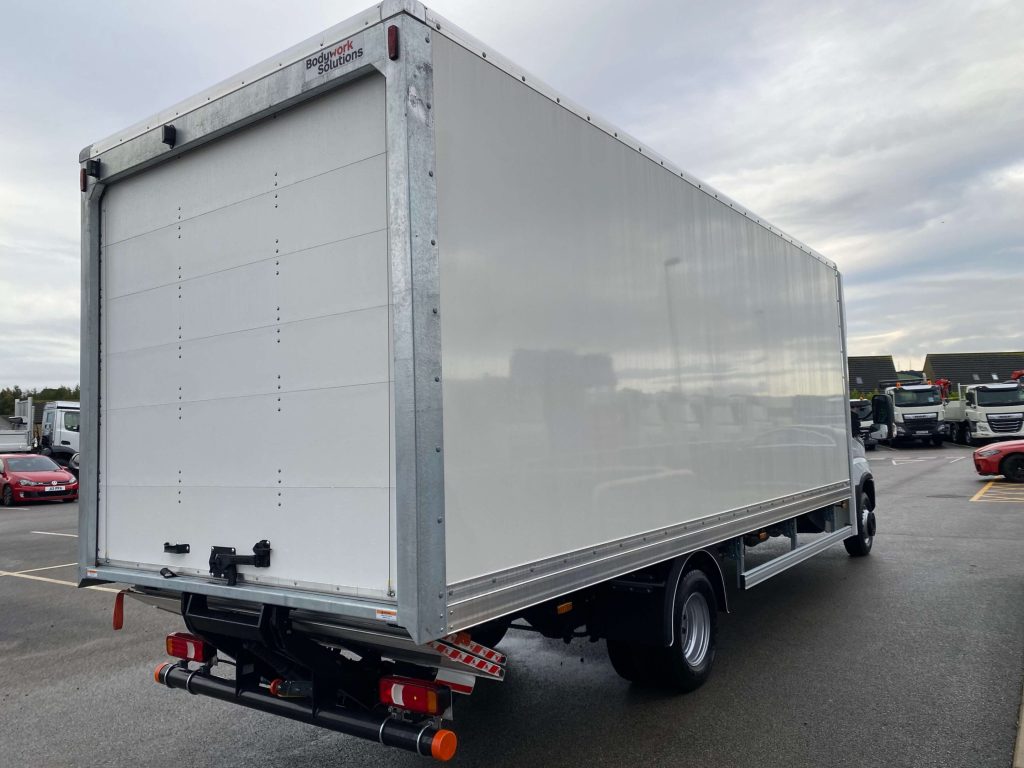 7.5 Tonne Trucks & Lorry Dealers | New & Used For Sale