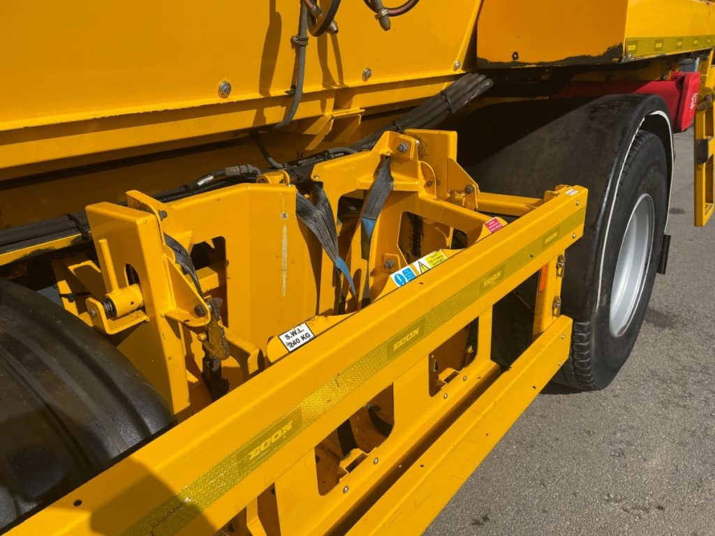 Tarmac Hot Box Trucks for Sale | Mac's Truck Sales