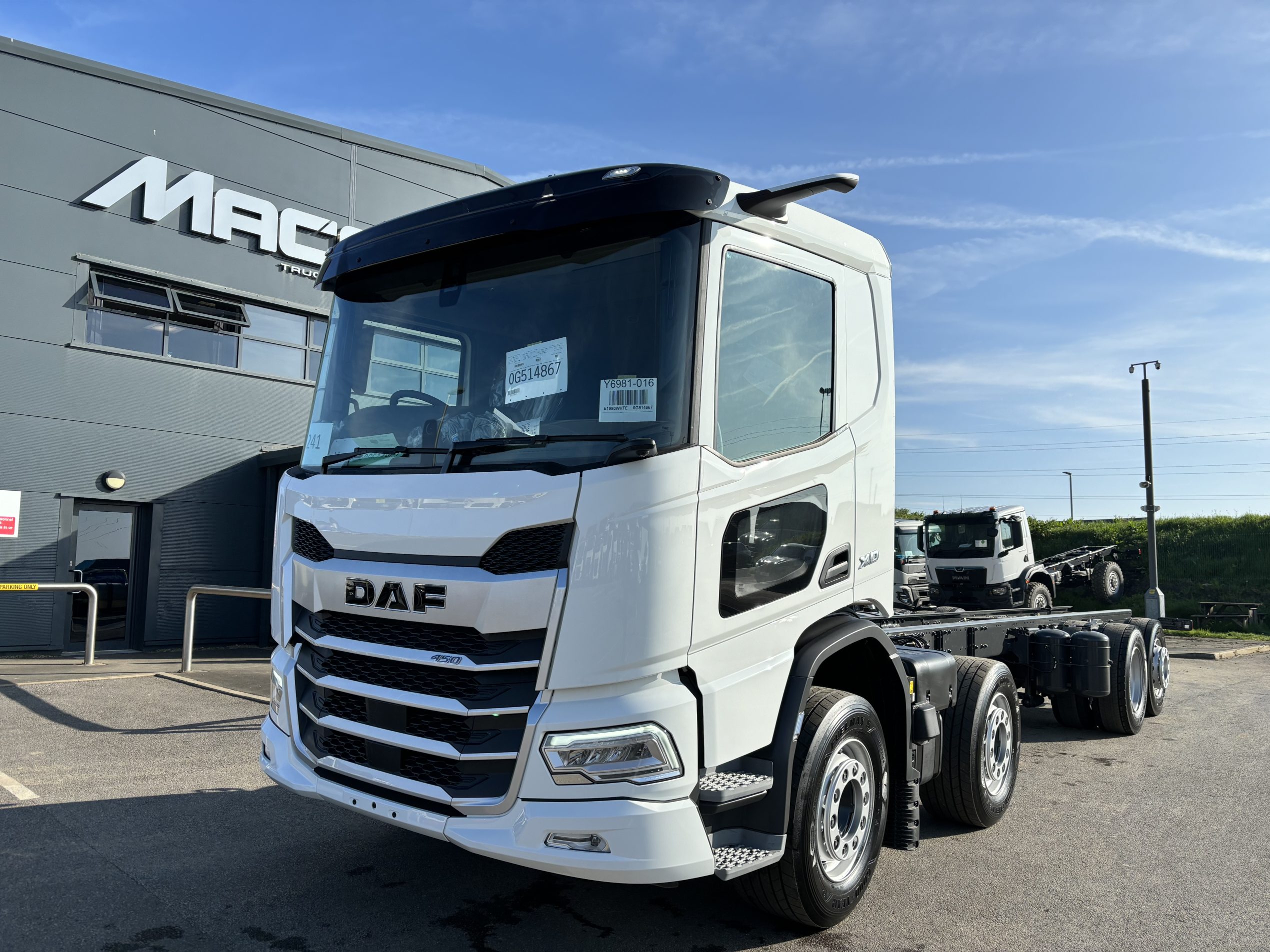 NEW DAF XD450 DAY CAB 8x2 CHASSIS TO BUILD