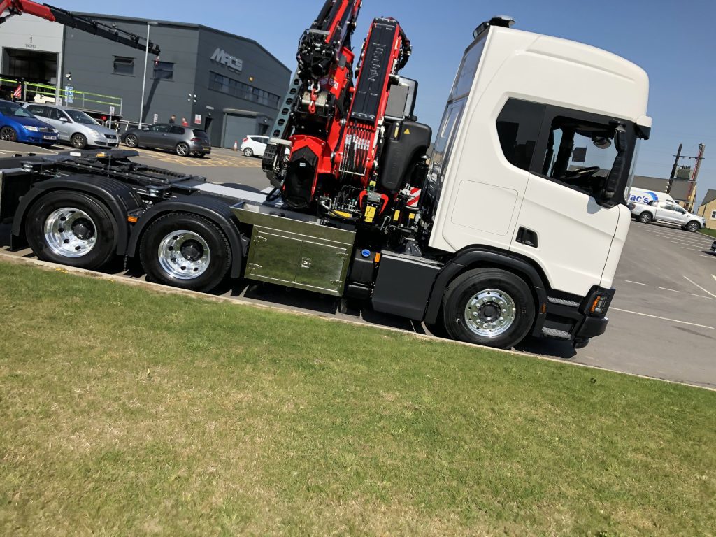 Crane Tractor Units for Sale | Mac's Truck Sales