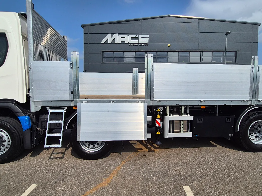 Scania (2025) P460 XT Flatbed Dropside FASSI F315